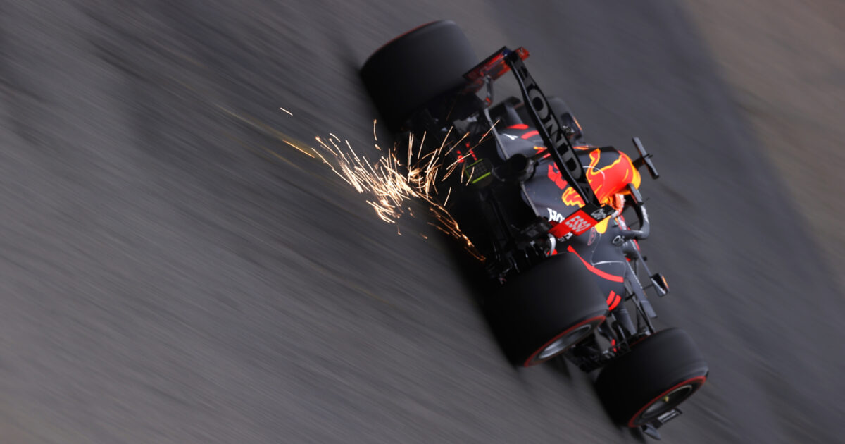 Red Bull haalt opgelucht adem na crash Verstappen | RacingNews365