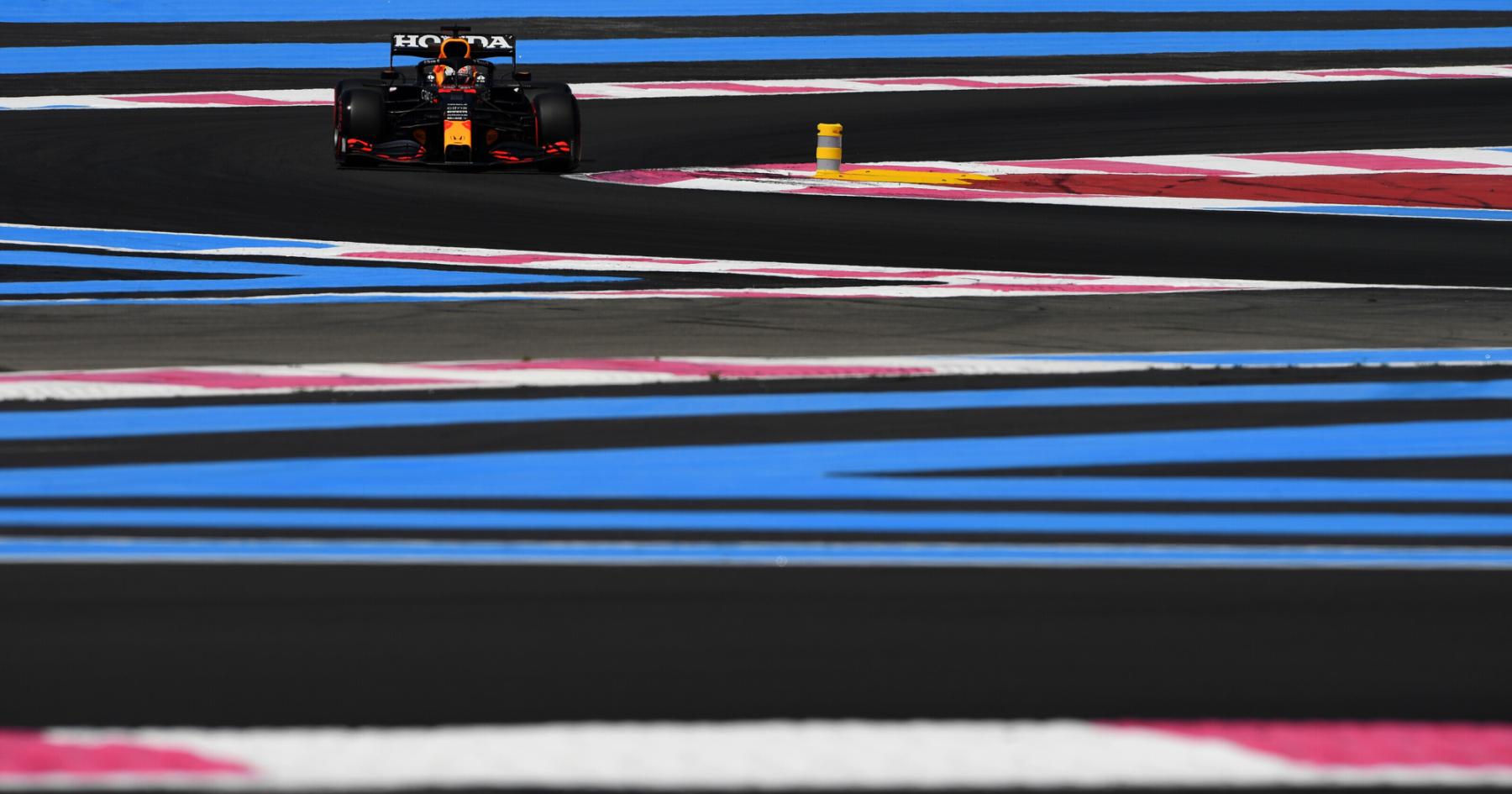 Mercedes deelt eerste tikje uit aan Verstappen in eerste training GP Frankrijk | RacingNews365