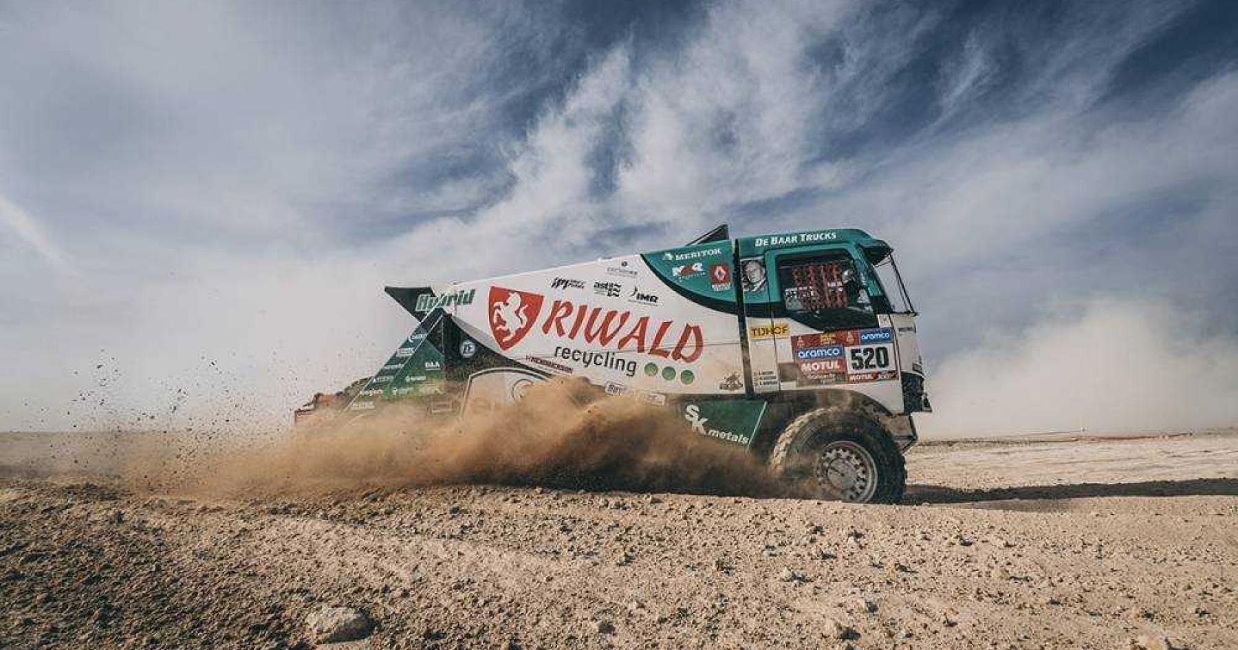 Nederlander ziet voor tweede dag op rij Dakar-etappewinst in rook ...