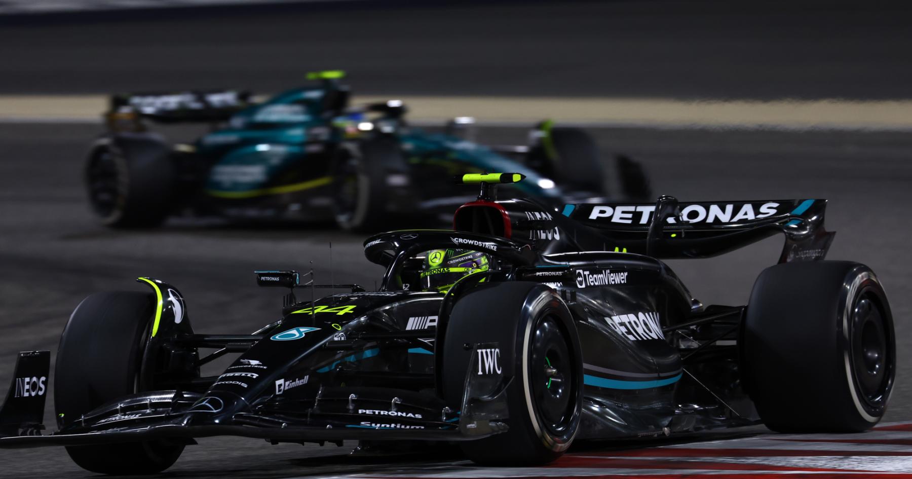 Horner 'surprised' Mercedes stuck with doomed car concept | RacingNews365