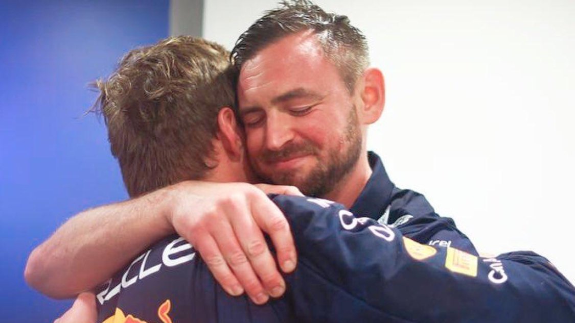 Trainer Verstappen neemt op emotionele wijze afscheid | RacingNews365