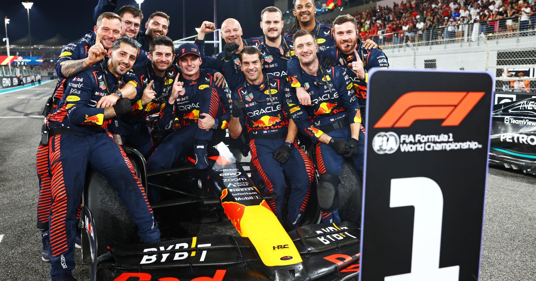 Red Bull bezorgt F1-fans kippenvel met video van bizar seizoen Verstappen | RacingNews365