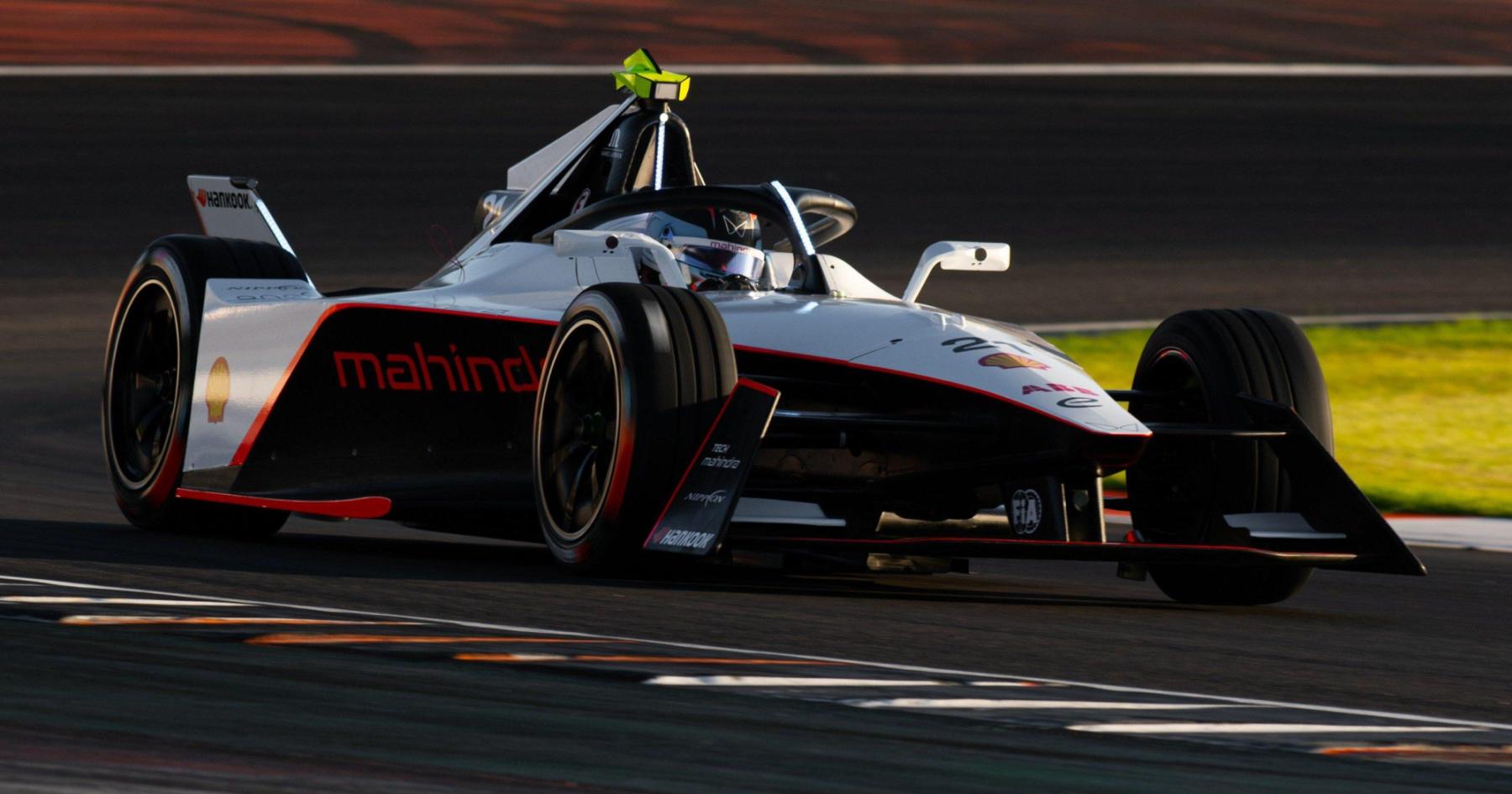 Comeback De Vries bruut verstoord door uitslaande brand: Formule E ...