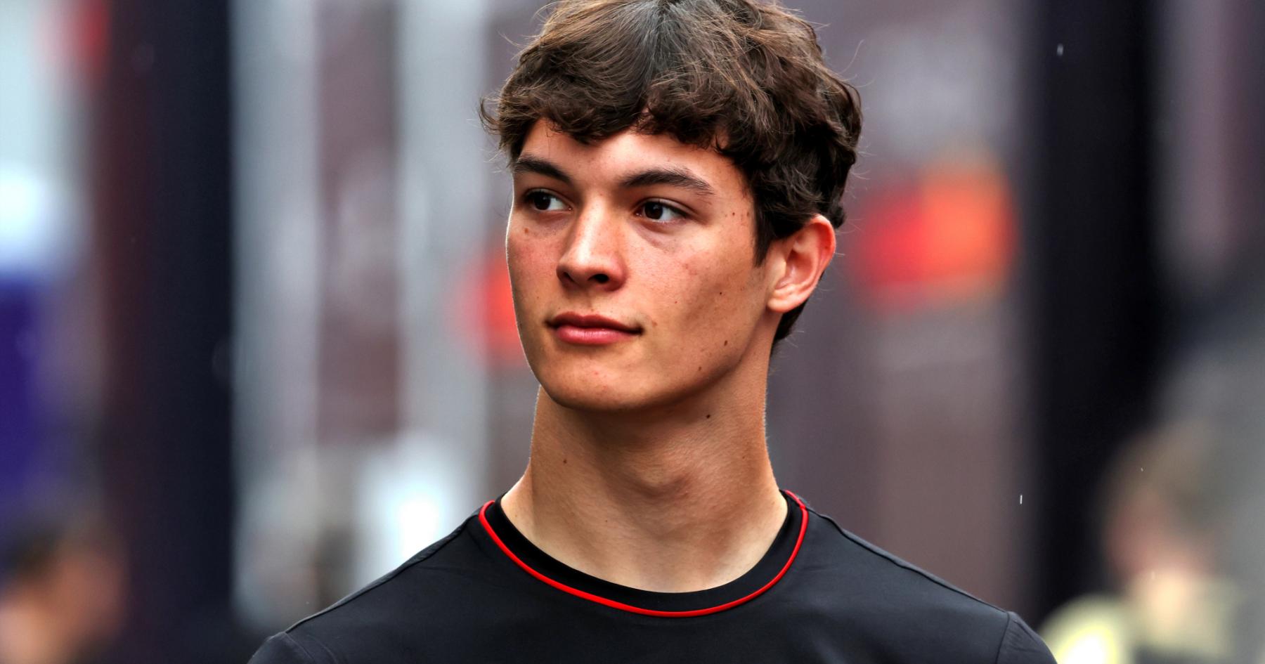 Bearman coy over Hamilton's seat despite Ferrari 'dream' | RacingNews365