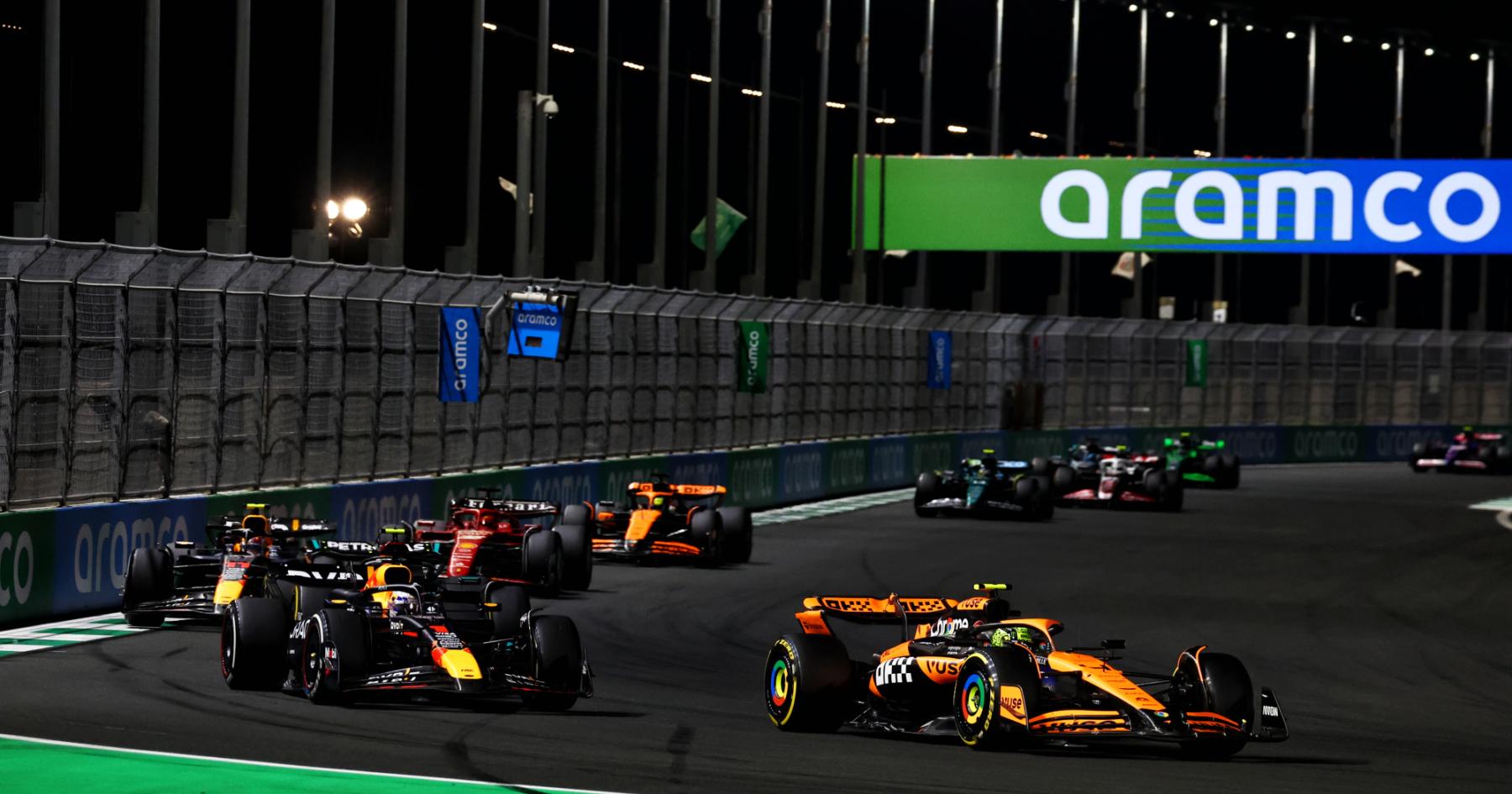 Norris gokt en verliest: "Hebben wat punten laten liggen" | RacingNews365