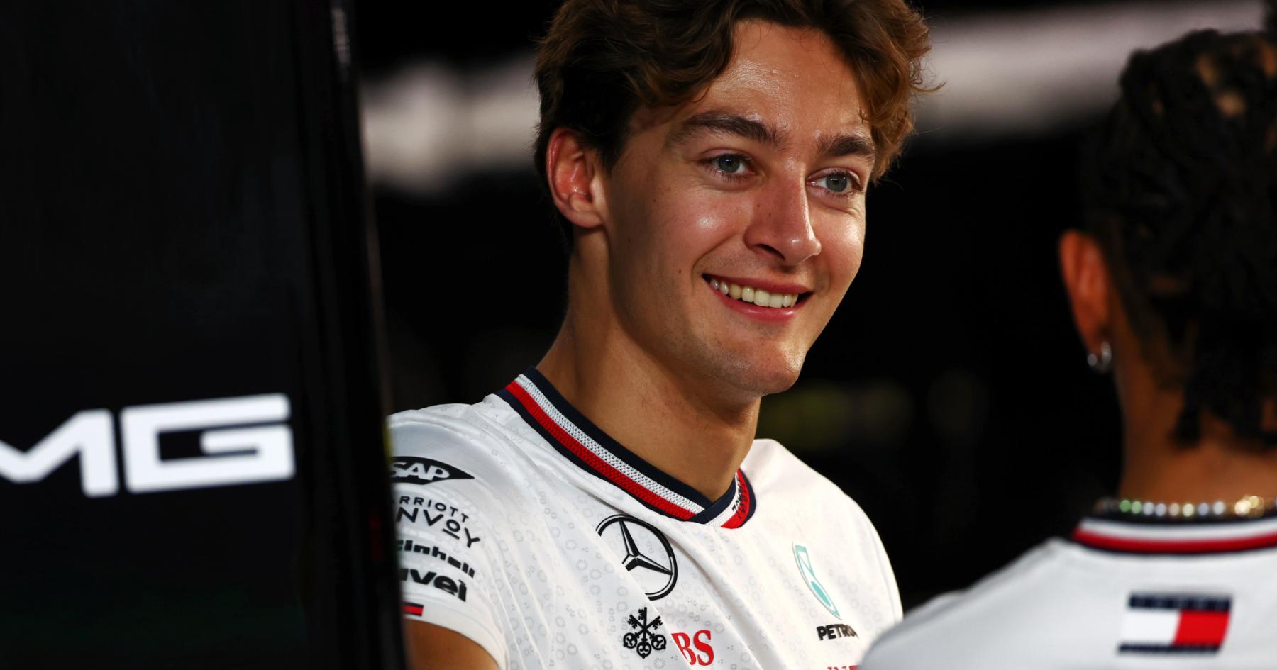 Russell ziet de bui alweer hangen voor zaterdag: "Max is de snelste ...