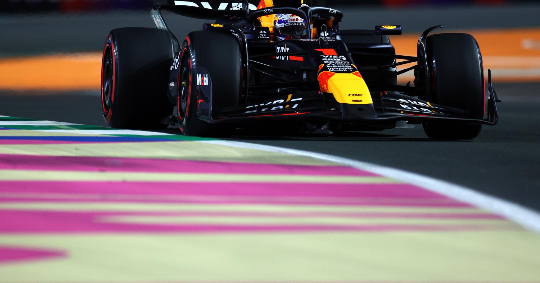 Verstappen trekt eerste conclusie na trainingsdag met twee gezichten | RacingNews365