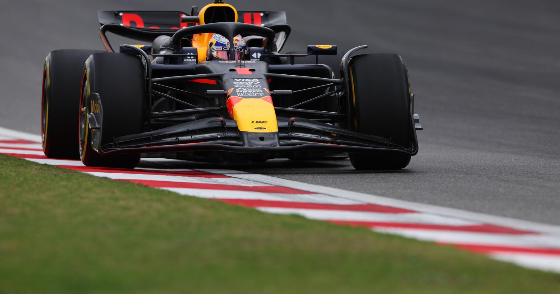 Horner verklaart batterijprobleem Verstappen | RacingNews365