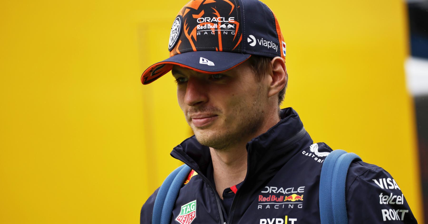 Mercedes-topman flirt met Verstappen: "Max zou er ook goed uitzien in zilver" | RacingNews365