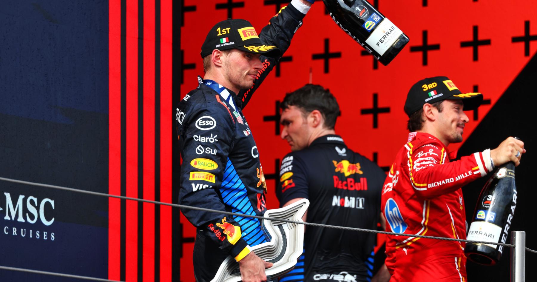 Ferrari-teambaas gelooft in titelstrijd met Verstappen: "Een uitvalbeurt kan alles veranderen ...