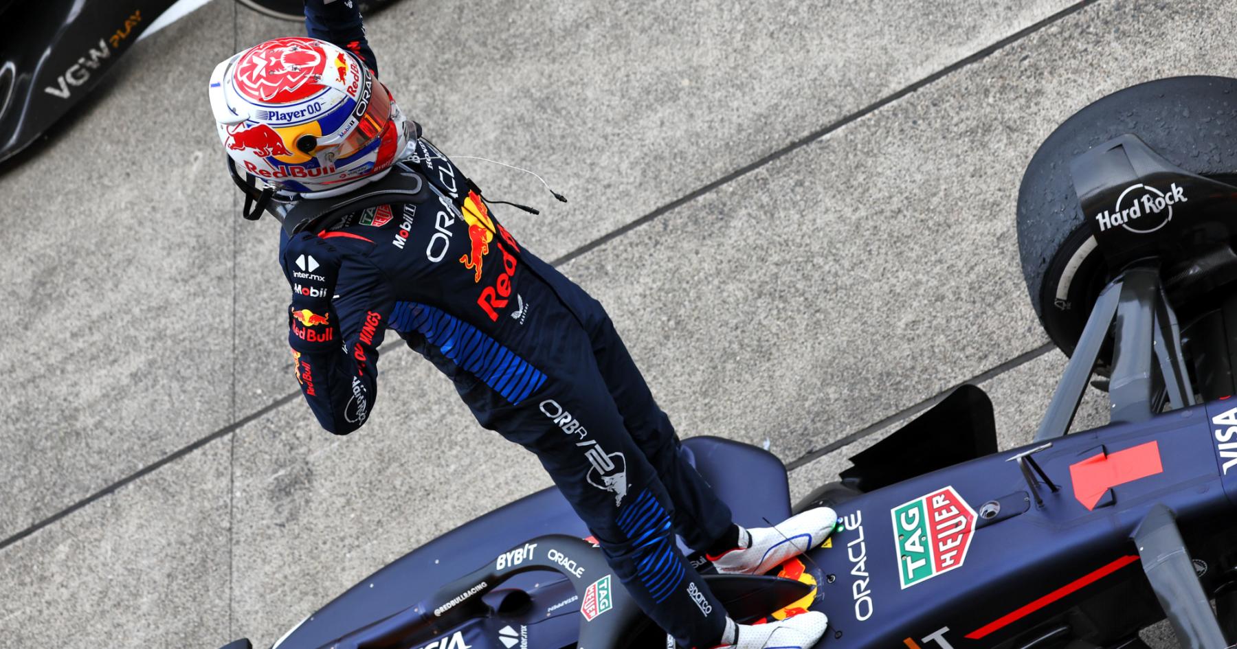 Onaantastbare Verstappen rijdt dwars door alle Red Bull-stormen heen | RacingNews365