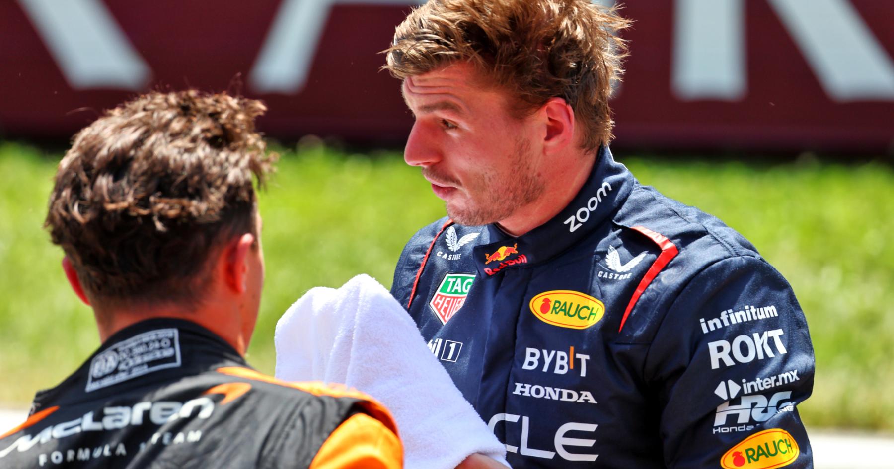 Horner wijst Norris als schuldige aan bij Verstappen-incident: "Hij zou toch al een straf ...