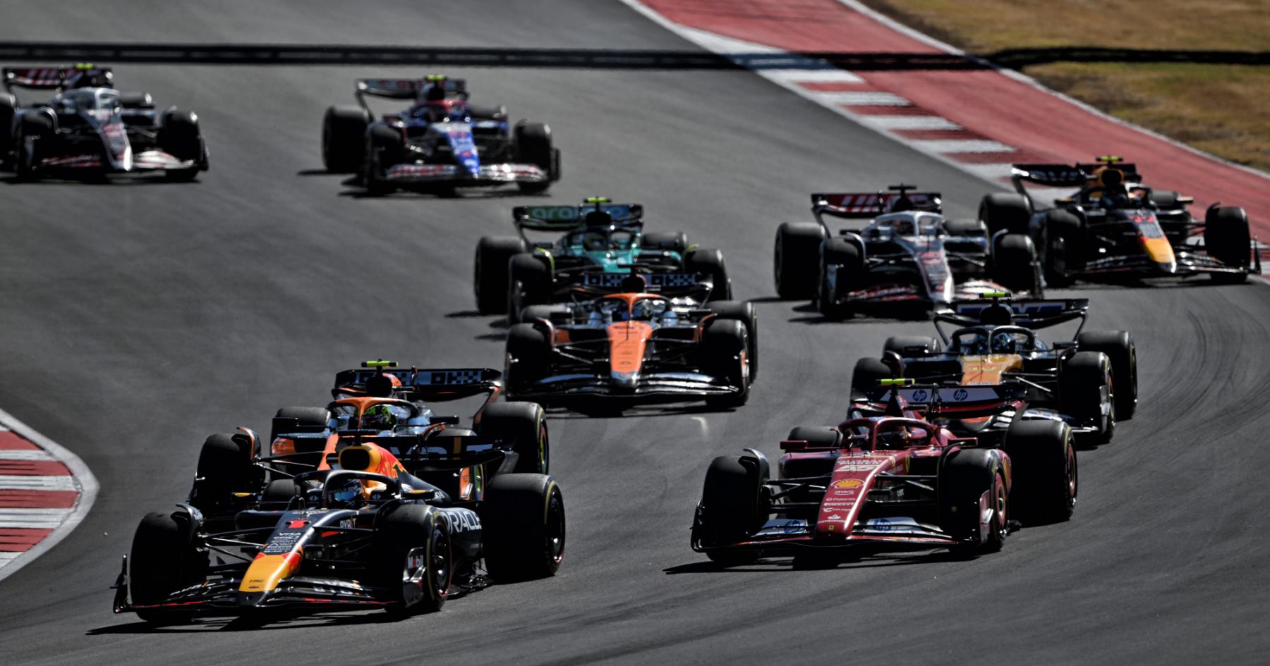 Red Bull geeft uitleg over gebrek aan snelheid Verstappen | RacingNews365