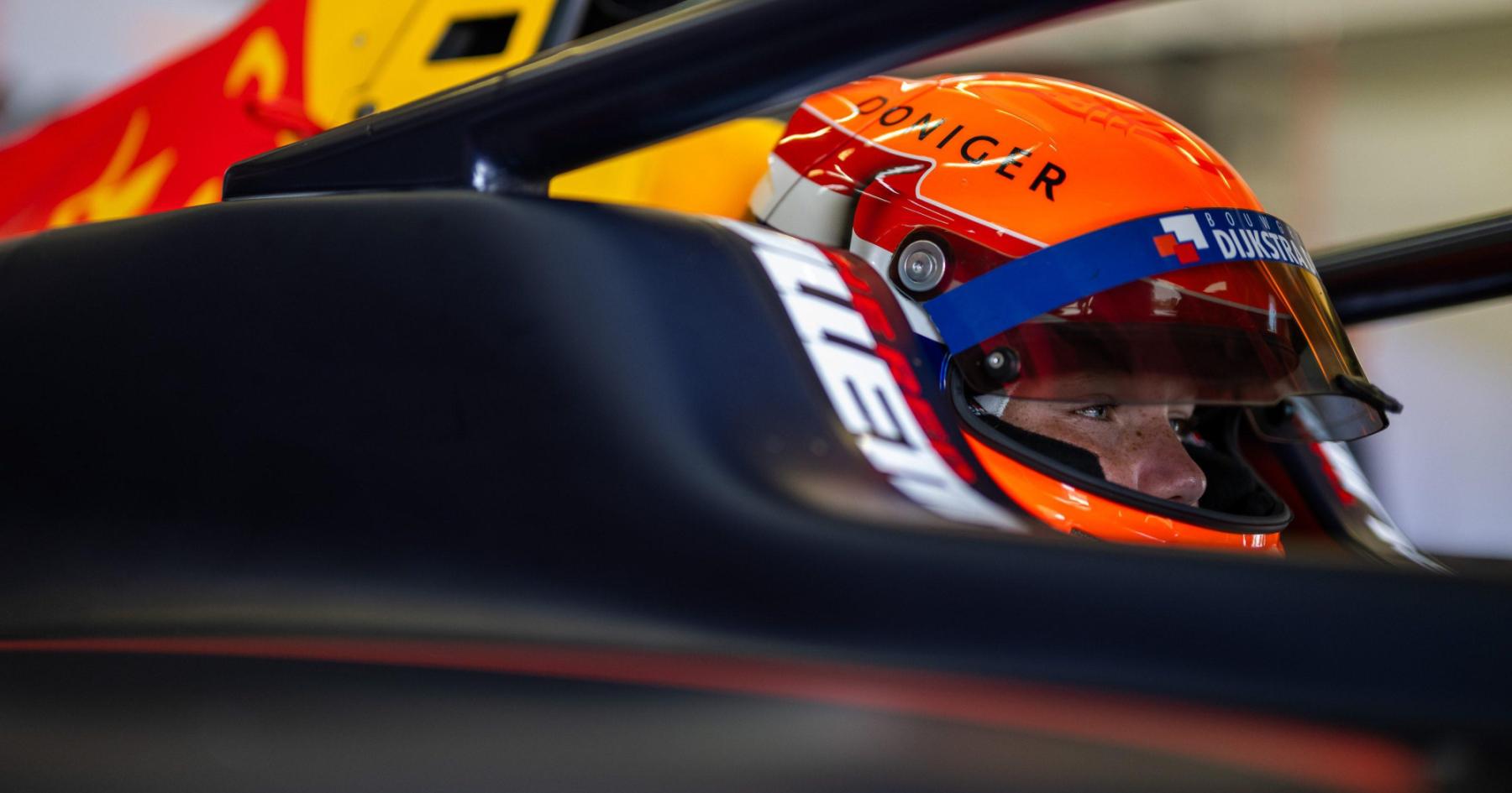 Zien: eerste beelden van racende Rocco Coronel in Red Bull-kleuren ...