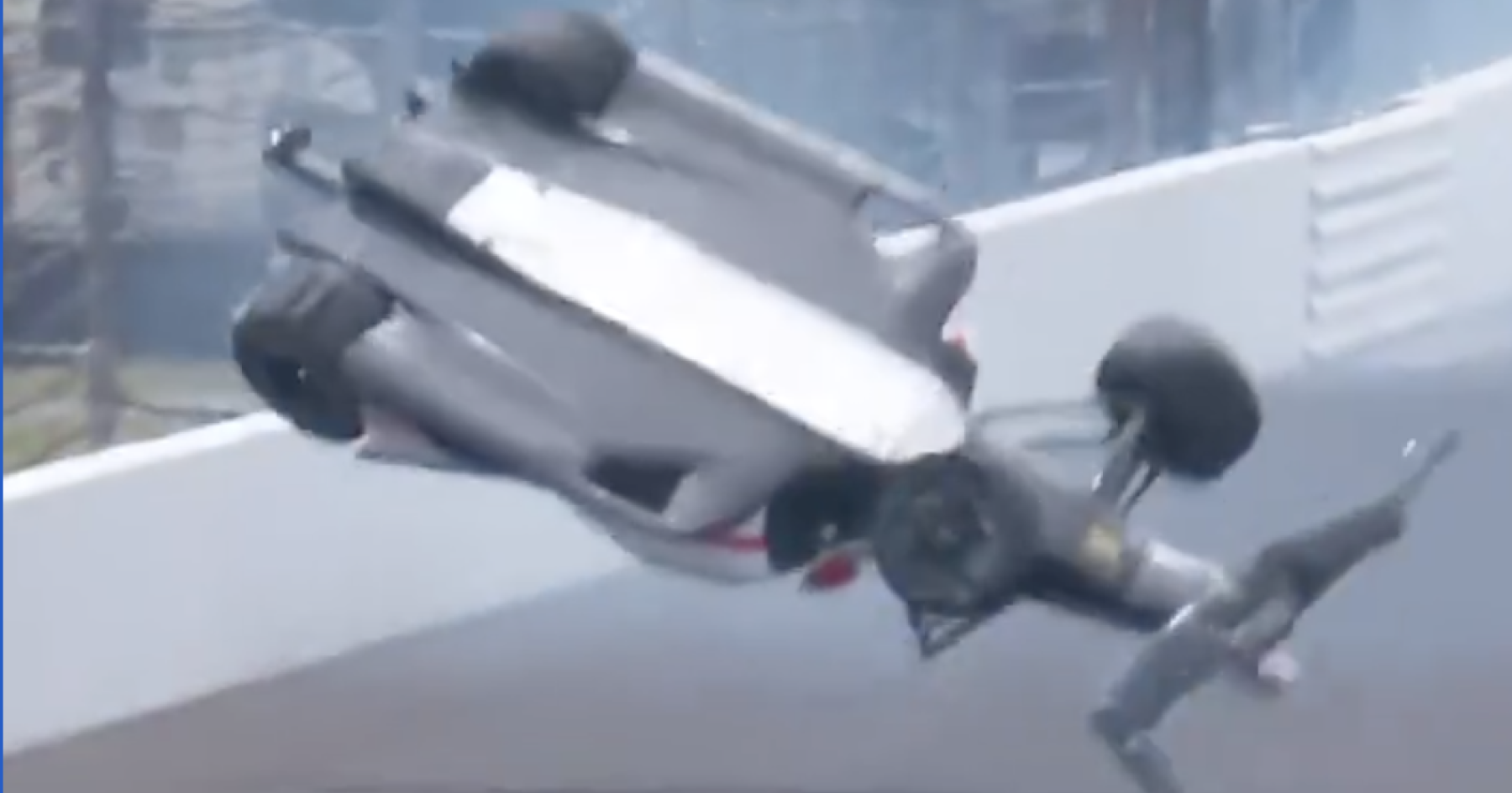 Video: IndyCar-bolide vliegt door de lucht tijdens spectaculaire crash ...