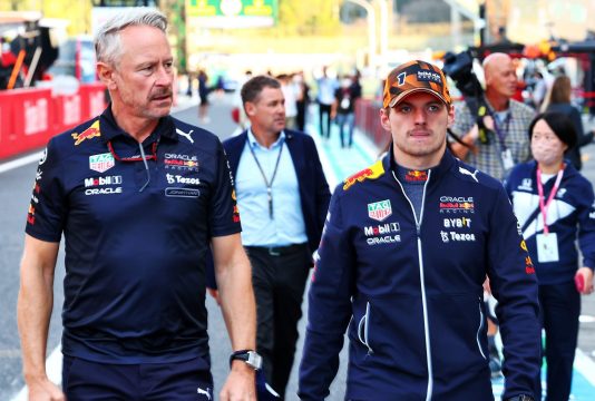 Red Bull-kopstuk ziet 'waanzinnige' Verstappen het verschil maken: "Dat had ik nog nooit ...