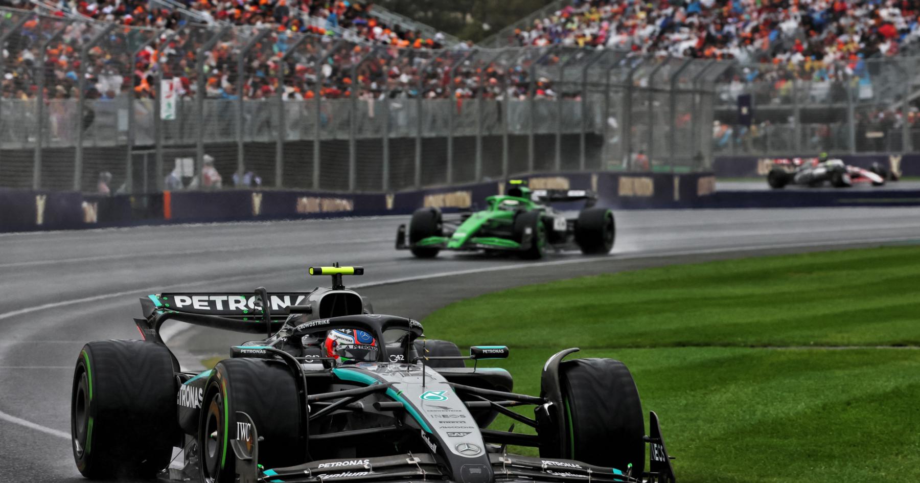 Antonelli dolenthousiast na zeer sterke eerste F1-race | RacingNews365