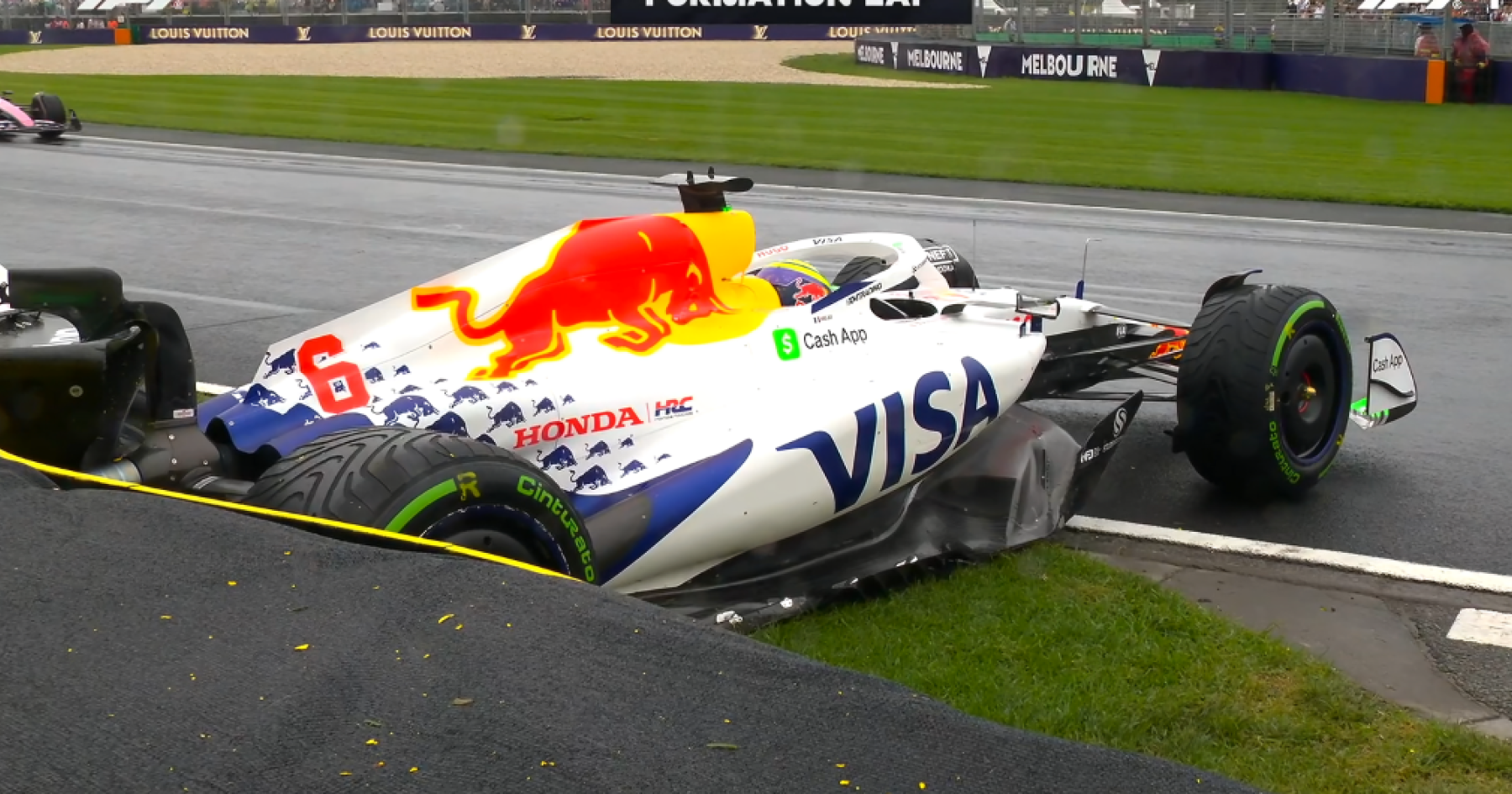 F1 formation lap crash causes aborted Australian GP start | RacingNews365