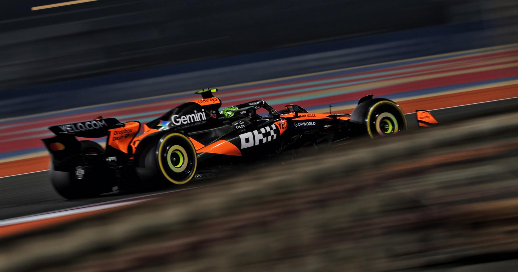 Norris en McLaren klagen over Verstappen: "Max naaide je" | RacingNews365