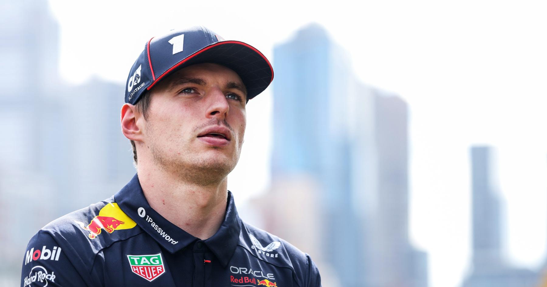 Verstappen velt oordeel over gloednieuwe regel: "Beetje dom" | RacingNews365