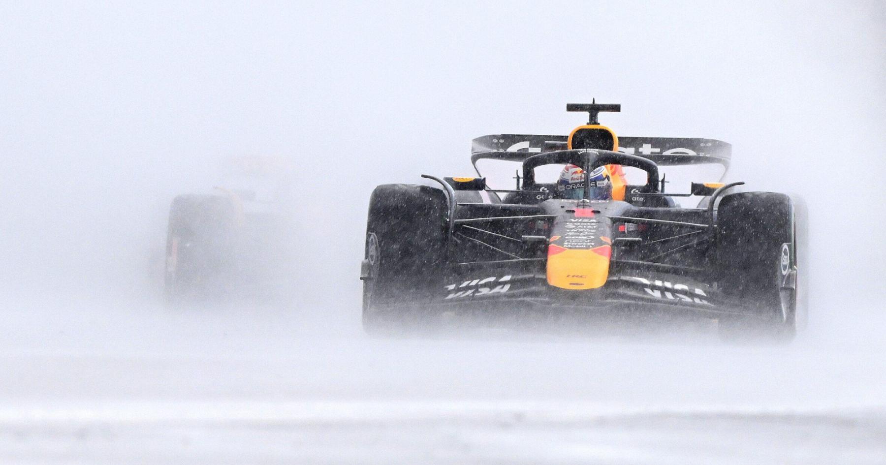 Verstappen wordt 'verslagen' door Piastri, terwijl Marko de kaken stijf op elkaar houdt ...