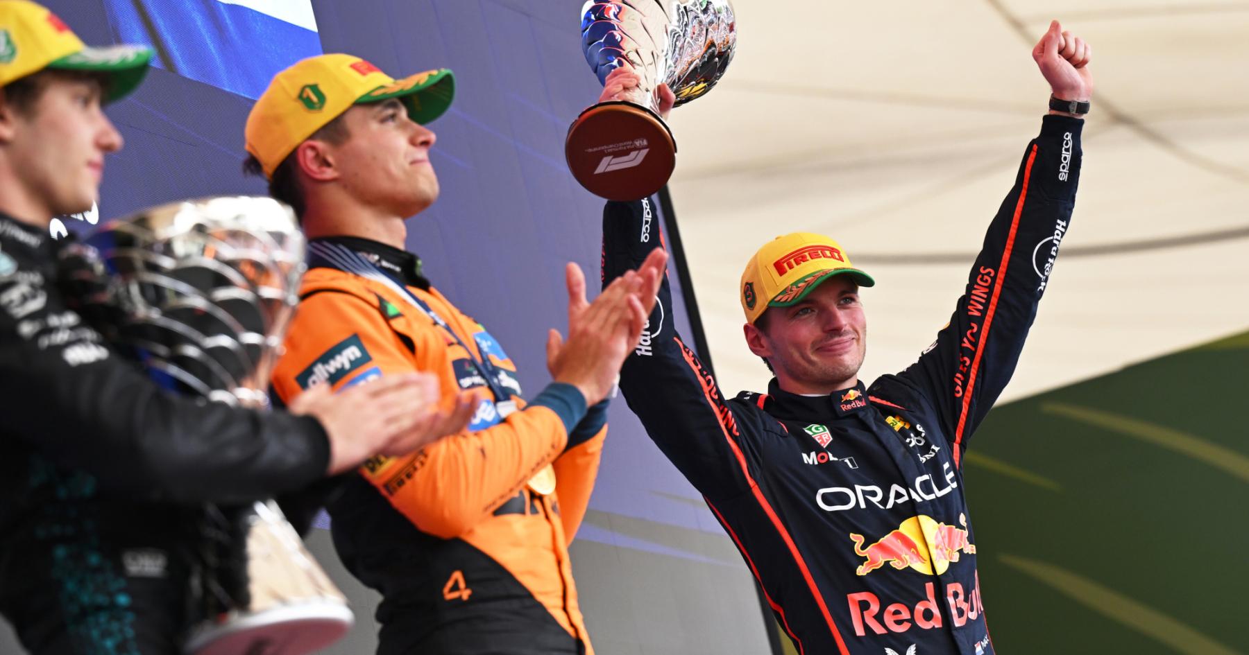 Verstappen voegt zich in uniek F1-rijtje na spectaculaire comeback | RacingNews365