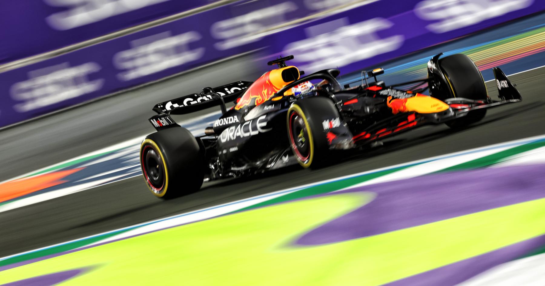 Live: Reacties na veelbesproken straf Verstappen in Jeddah | RacingNews365