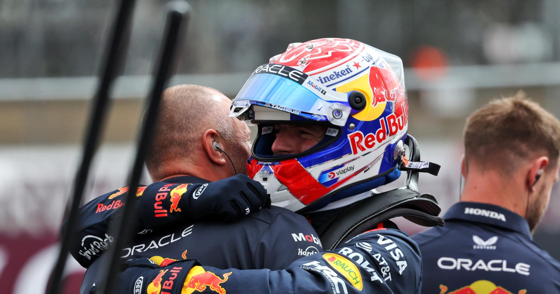 Red Bull-monteur keek vol verbazing naar Verstappen: "Holy moly, waar komt hij vandaan ...