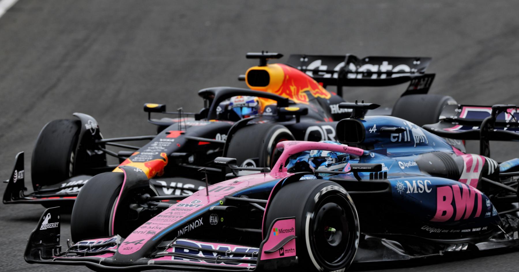 Red Bull blijft verbaasd achter na problemen Verstappen: "Dat is nooit gebeurd" | RacingNews365