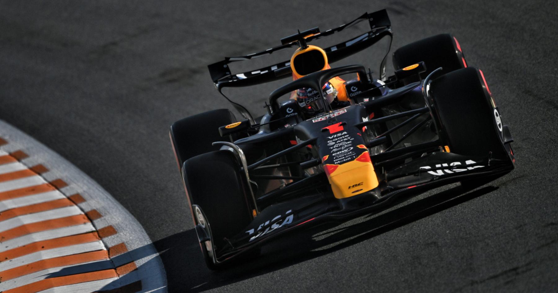 Hier verliest Verstappen cruciale tijd op McLaren | RacingNews365