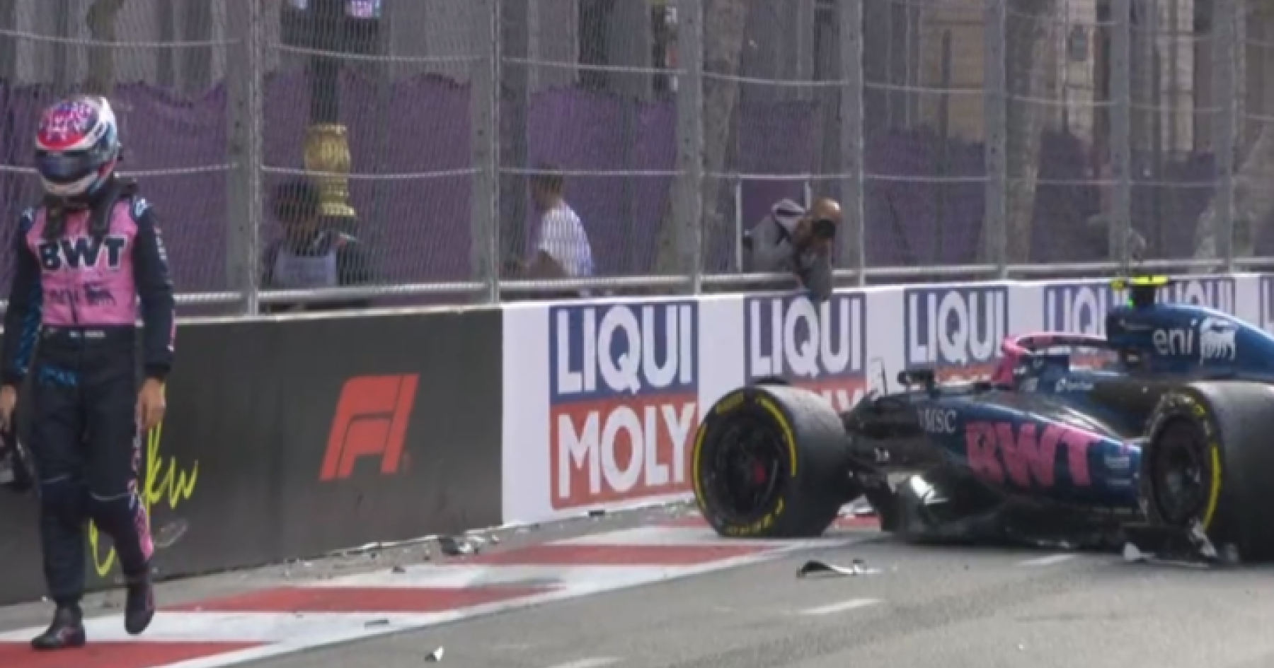 Colapinto blundert met flinke crash onder geel | RacingNews365