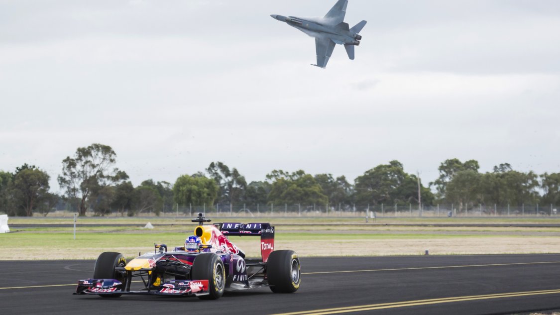 Video: Top vijf vetste Red Bull-stunts | RacingNews365