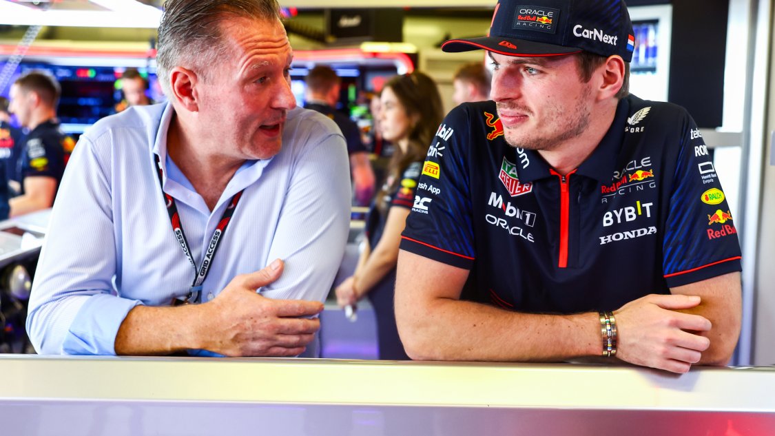 Verstappen niet bevreesd in nieuwe uitdaging: "Nee! Dan moet je gaan dammen!" | RacingNews365