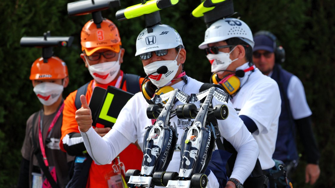 De meest bijzondere outfits van Japanse F1-fans | RacingNews365