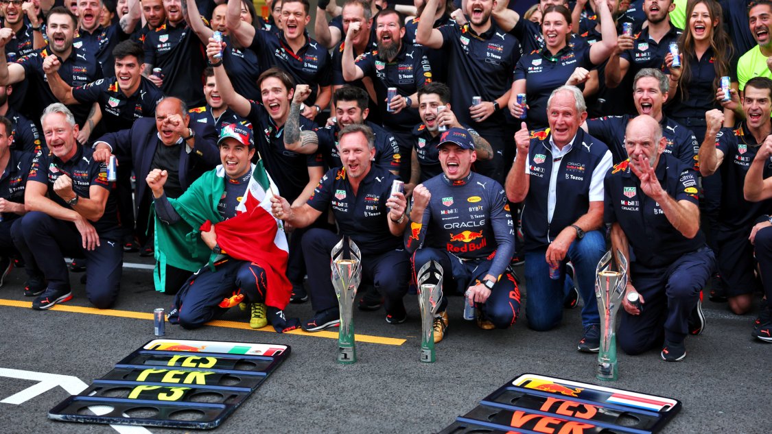 Verstappen in Mexico: gridstraf, tijdstraf en lekke band, maar bovenal winnen | RacingNews365