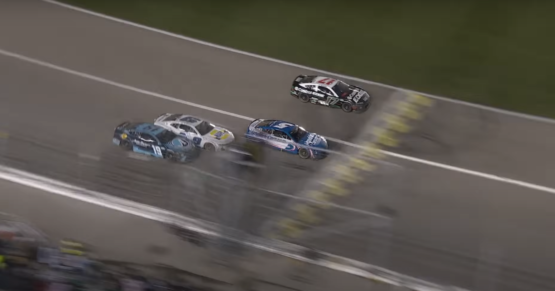 Watch: The closest race finish in motorsport history? | RacingNews365