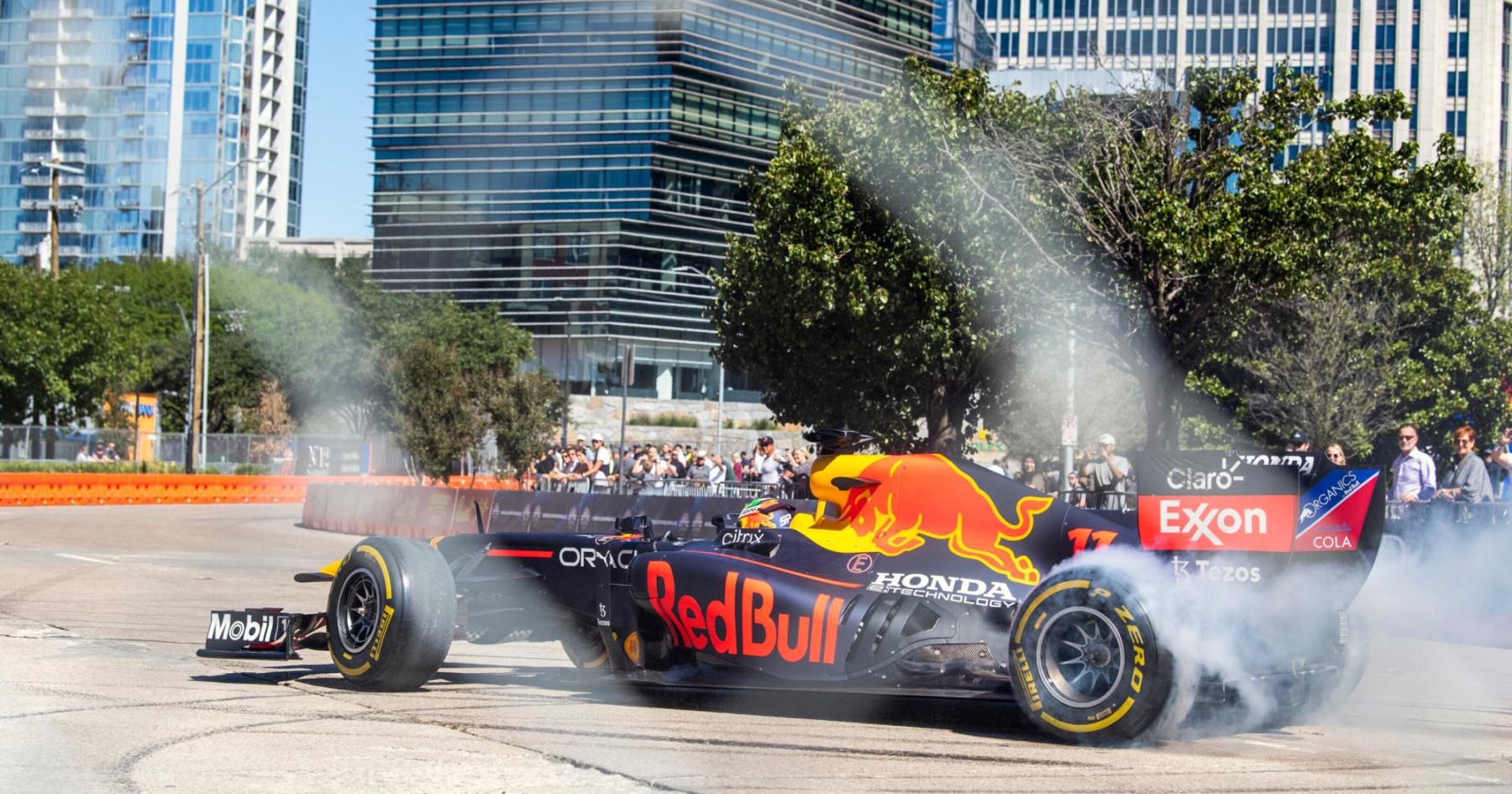 Video: Perez takes to the streets of Mexico City for spectacular demo ...