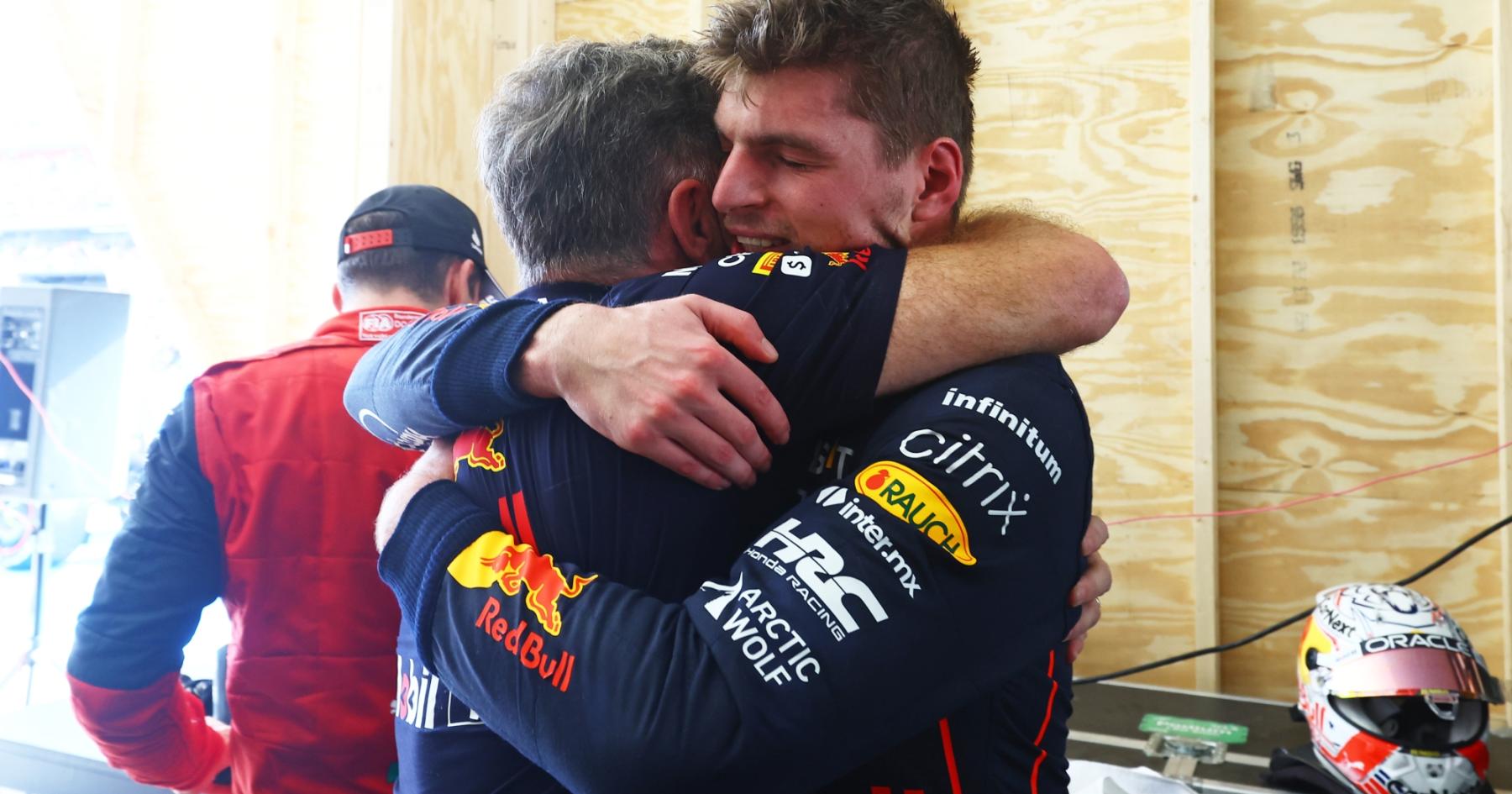 Horner vol ontzag voor Verstappen: "Als een metronoom" | RacingNews365