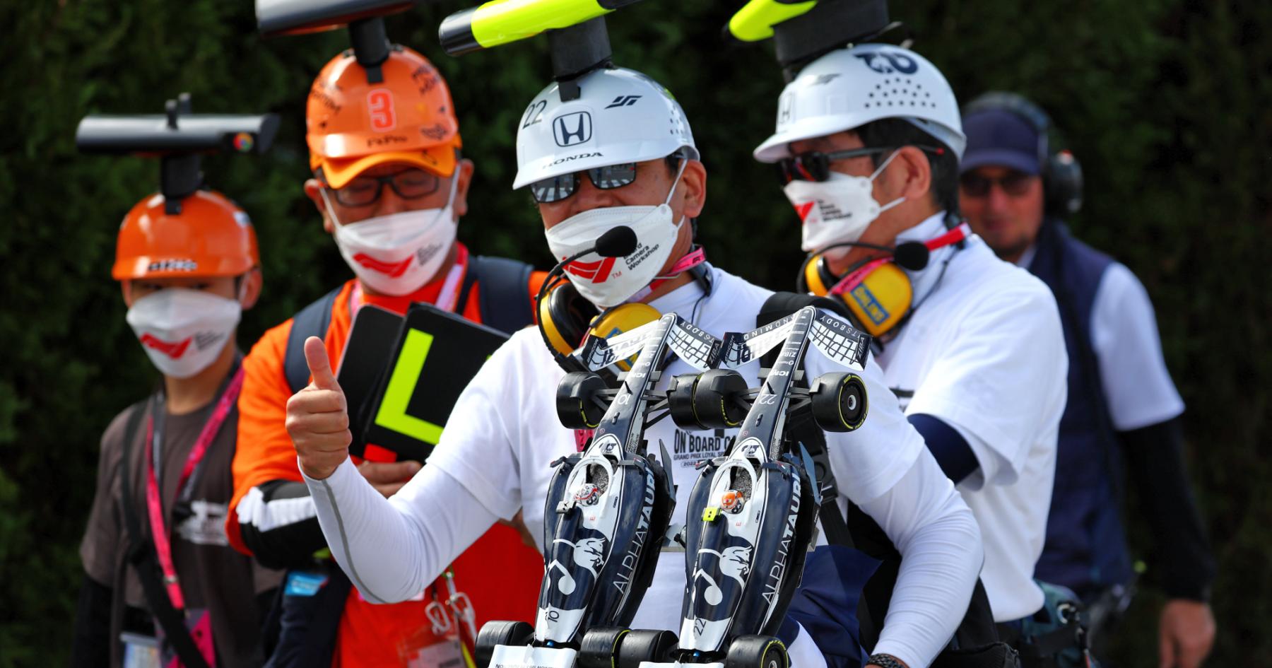 De meest bijzondere outfits van Japanse F1-fans | RacingNews365