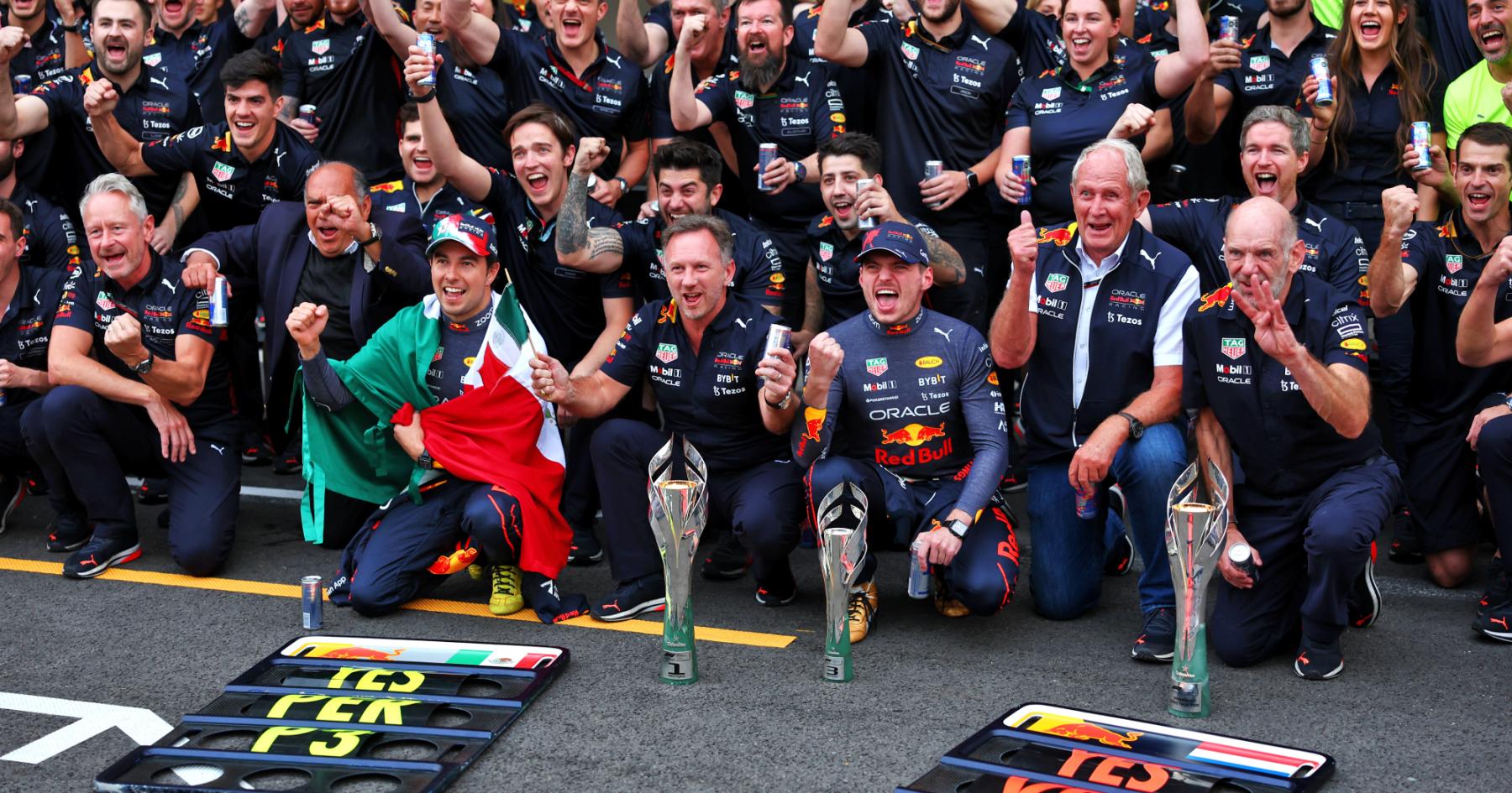 Verstappen in Mexico: gridstraf, tijdstraf en lekke band, maar bovenal winnen | RacingNews365