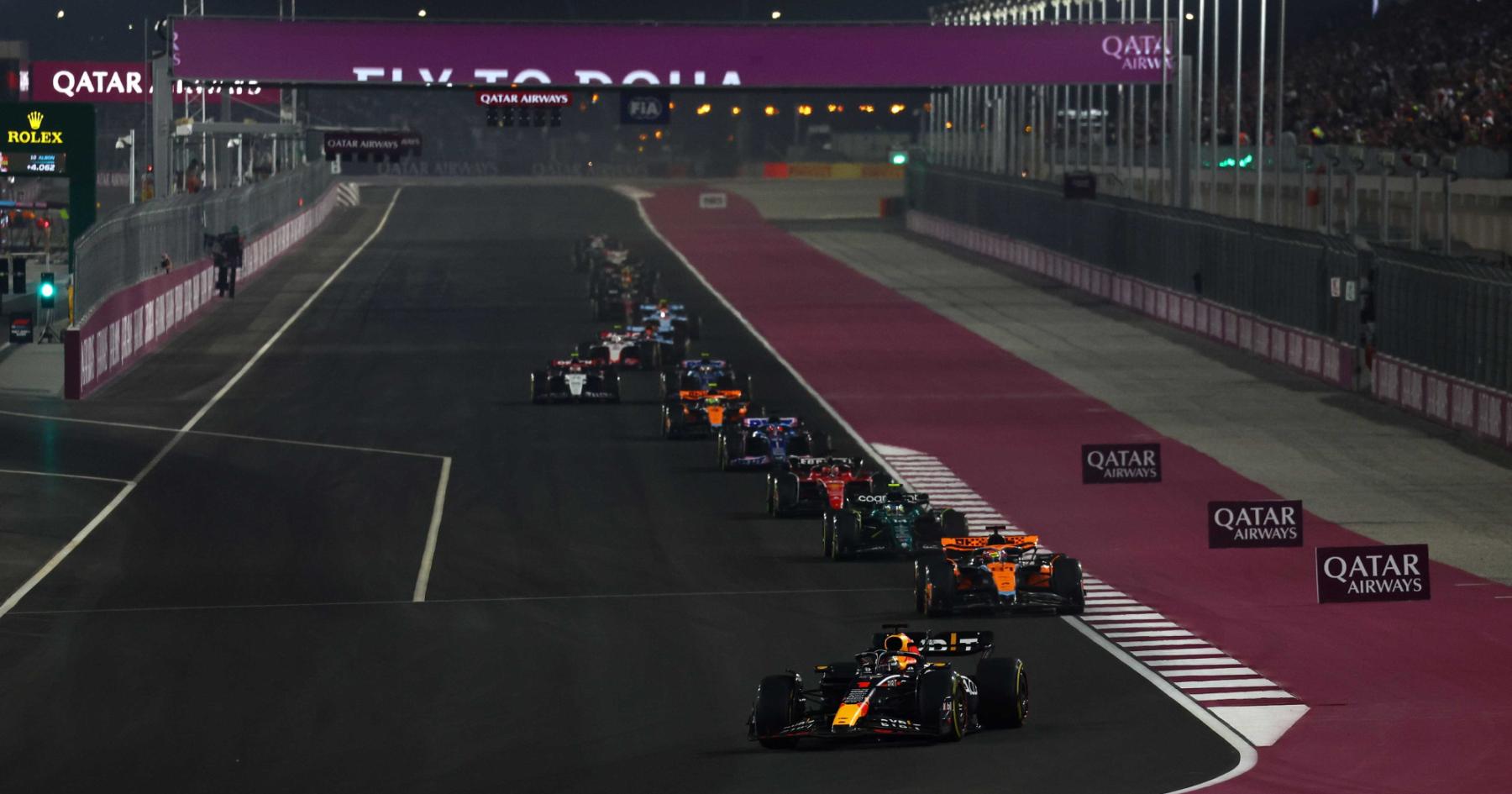 Hoe laat begint de F1 GP Qatar race vandaag? | Starttijd | RacingNews365