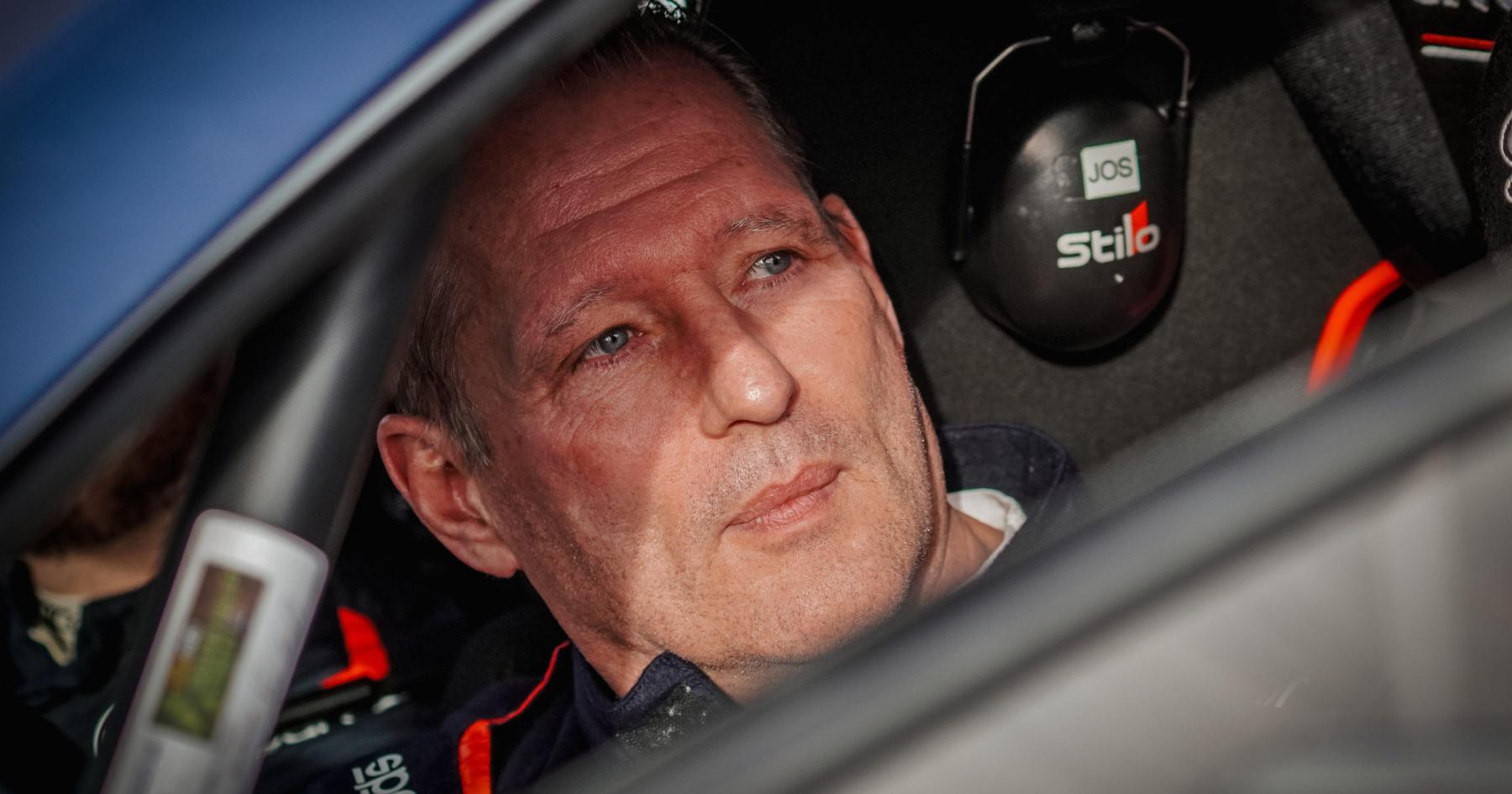 Jos Verstappen begint sterk aan historische rally | RacingNews365
