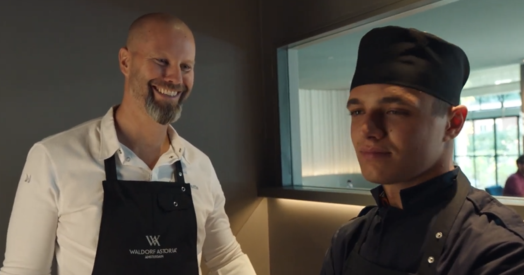 Video: Norris tijdelijk chef kok in Amsterdam: "Ik zou blijven racen ...