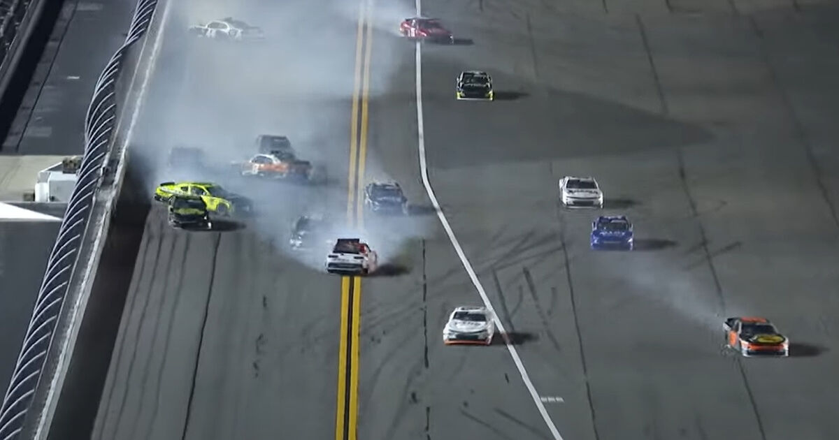 Video: NASCAR-race resulteert in megaklapper in Daytona | RacingNews365