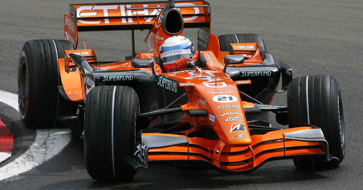 Het Nederlandse wonder van de Nürburgring: Spyker F1 aan kop ...