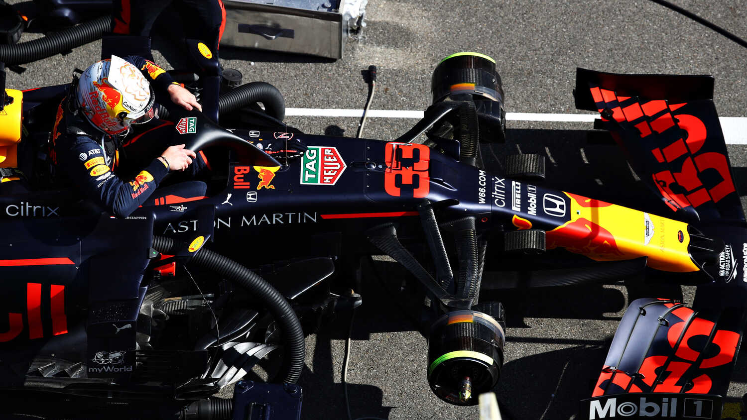 Deze Red Bull-man zorgt voor de veiligheid van Verstappen | RacingNews365