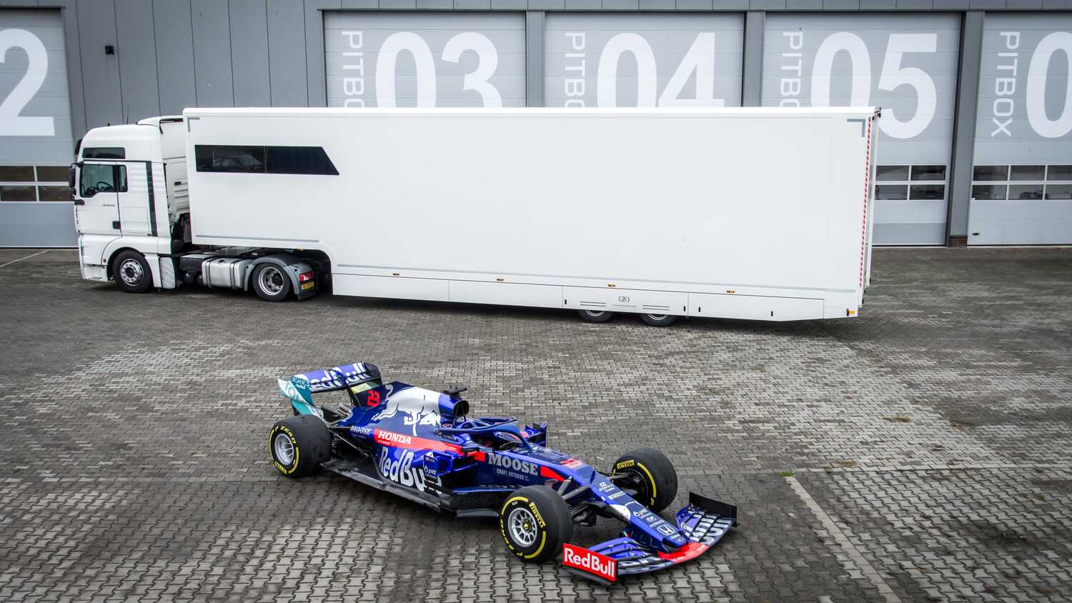 Meet the Dutch entrepreneur who supplies the F1 paddock | RacingNews365