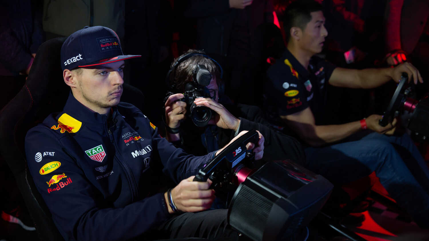 Volg hier live Max Verstappen tijdens de iRacing 24 uur van Daytona ...