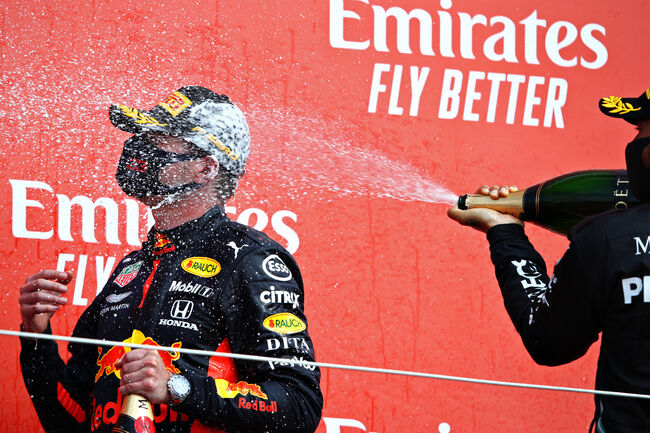 Uitzinnige Verstappen en Red Bull vieren feest na heldenrit GP Groot ...