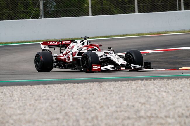 First Pictures: Alfa Romeo run 2022-spec wheels and wheel covers ...